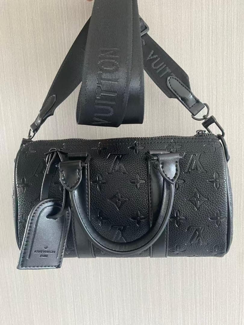 Louis Vuitton ブラック レザーハンドバッグ