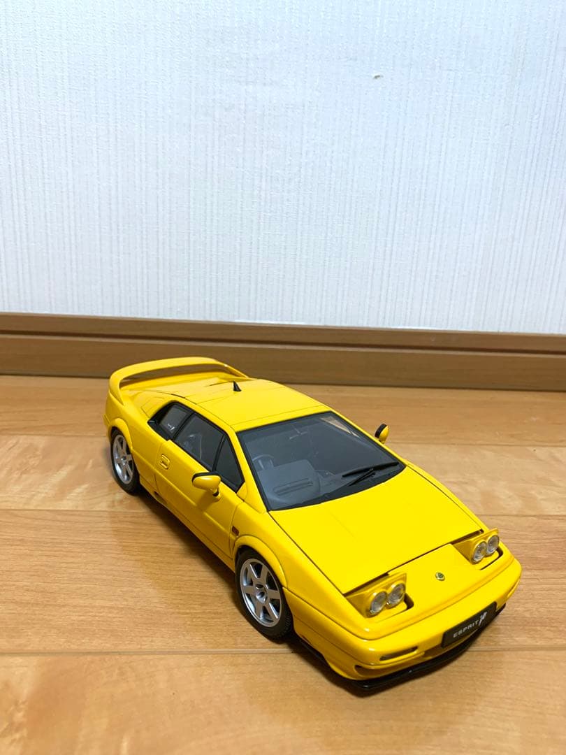 AUTOart Lotus Esprit V8 1:18 イエロー