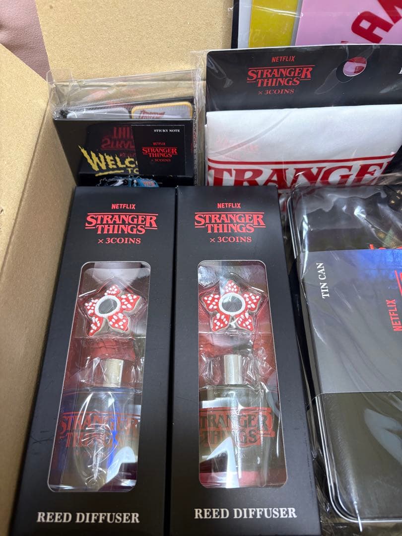 ❣️完売品まとめ売り❣️Stranger Things x 3coinsコラボ