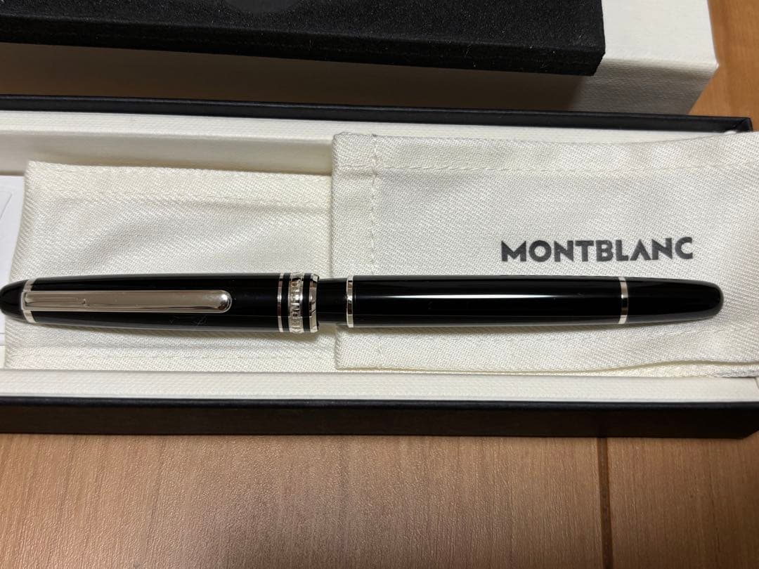 MONTBLANC ボールペン 黒 替えインク付き