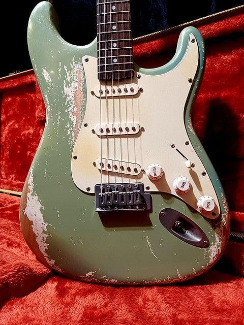 ギター OliveGreen RelicLaquerFinishStratocaster