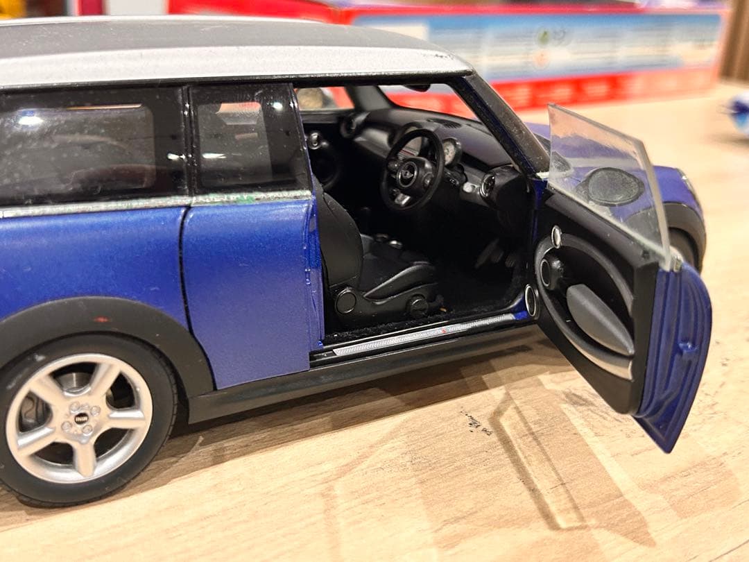 京商　MINI Cooper クラブマン　1/18 ミニクーパー　模型　ミニカー
