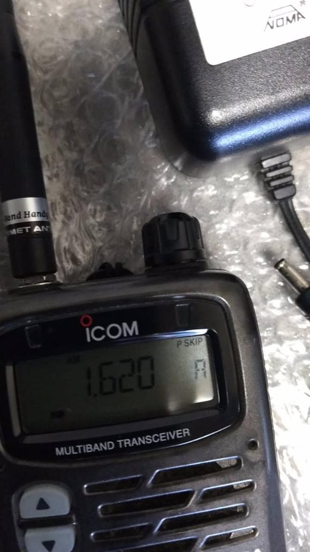 ICOM IC-T90A 受信機 本体と付属品 50/144/430MHz