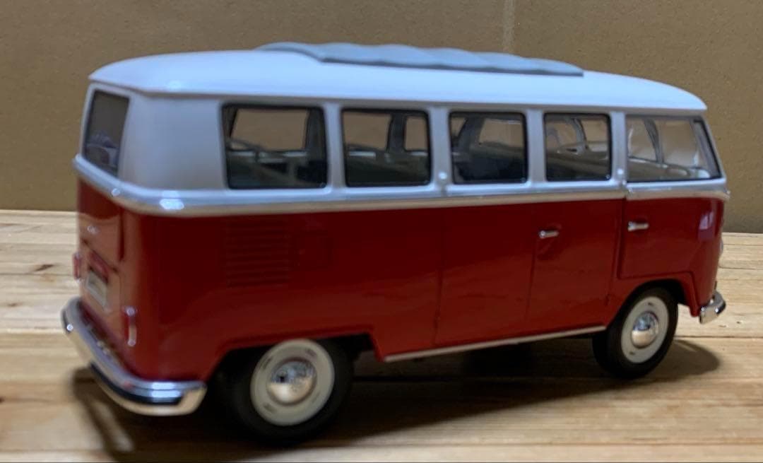 ミニカー　1/18 VW　フォルクスワーゲン　タイプⅡ　マイクロバス　1962