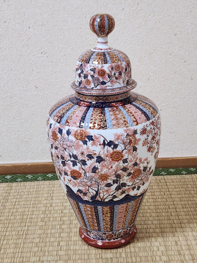 伊万里焼　色絵桜菊牡丹図蓋附大壺　栗田美術館監修　特別限定復刻版　1990年