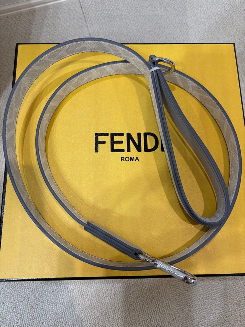 FENDI ズッカ柄 グレー レザー首輪スタッズ付き リード XS 2点セット