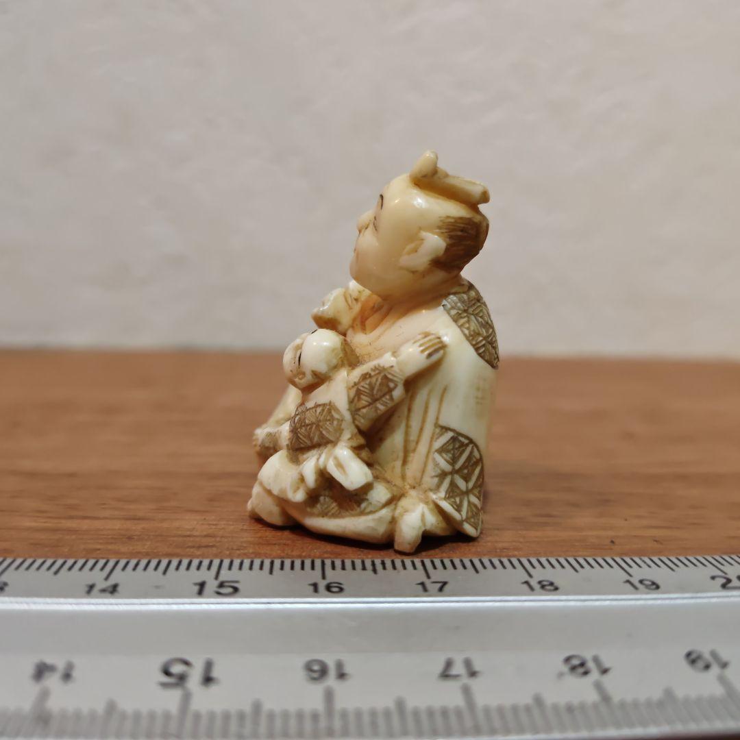 時代提物 人物根付 天然素材【侍親子】高さ約4.1cm 横幅約3.5cm重31ｇ