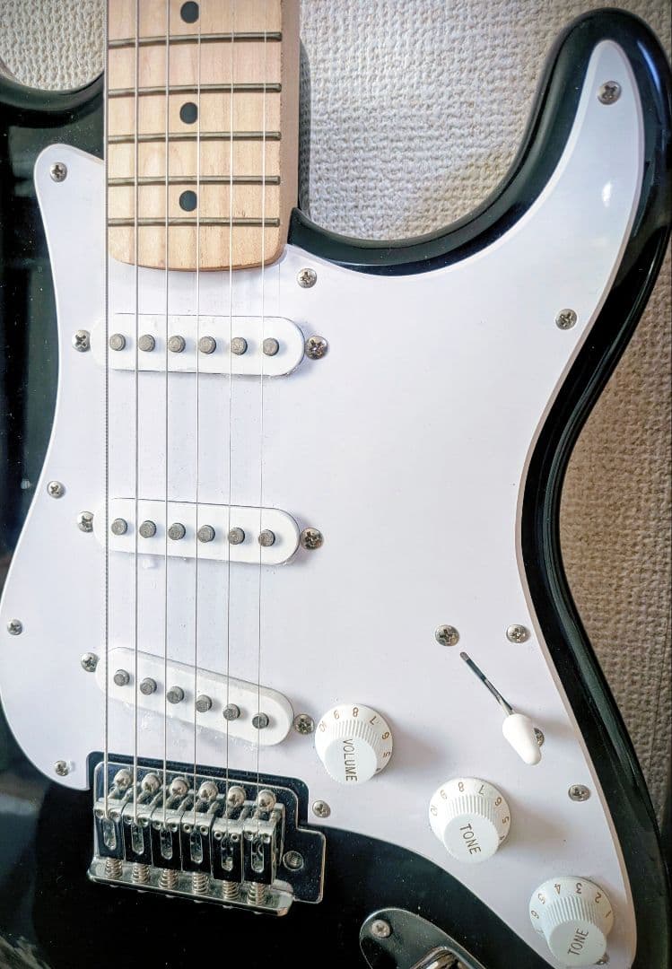 Squier by Fender Sonic Strat ブラックおまけつき