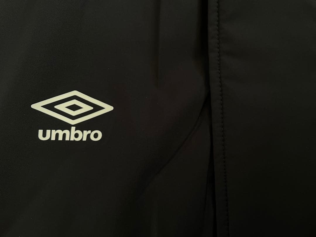 新品未使用 半額以下 XO アンブロ umbro撥水 防風 中綿ベンチコート
