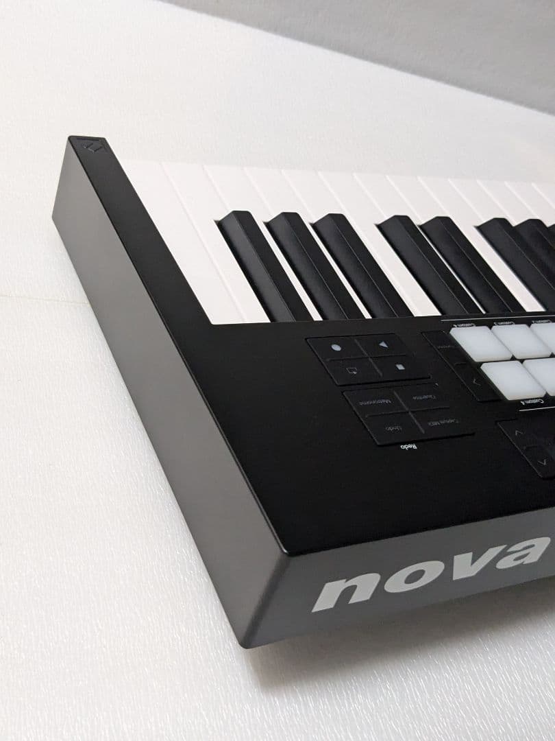 Novation Launchkey 49 MK4 MIDIキーボード ほぼ新品