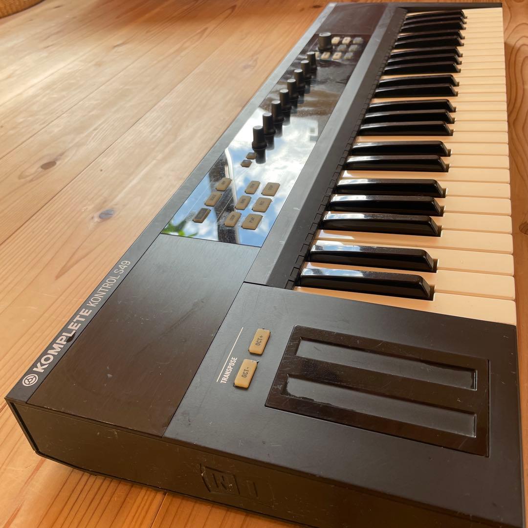KOMPLETE KONTROL S49 MK1 MIDIキーボード