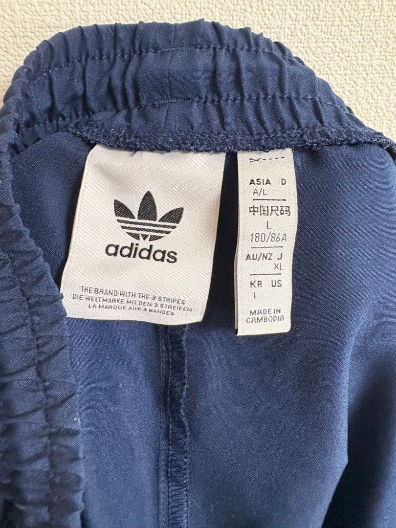 adidas トラックラインパンツ