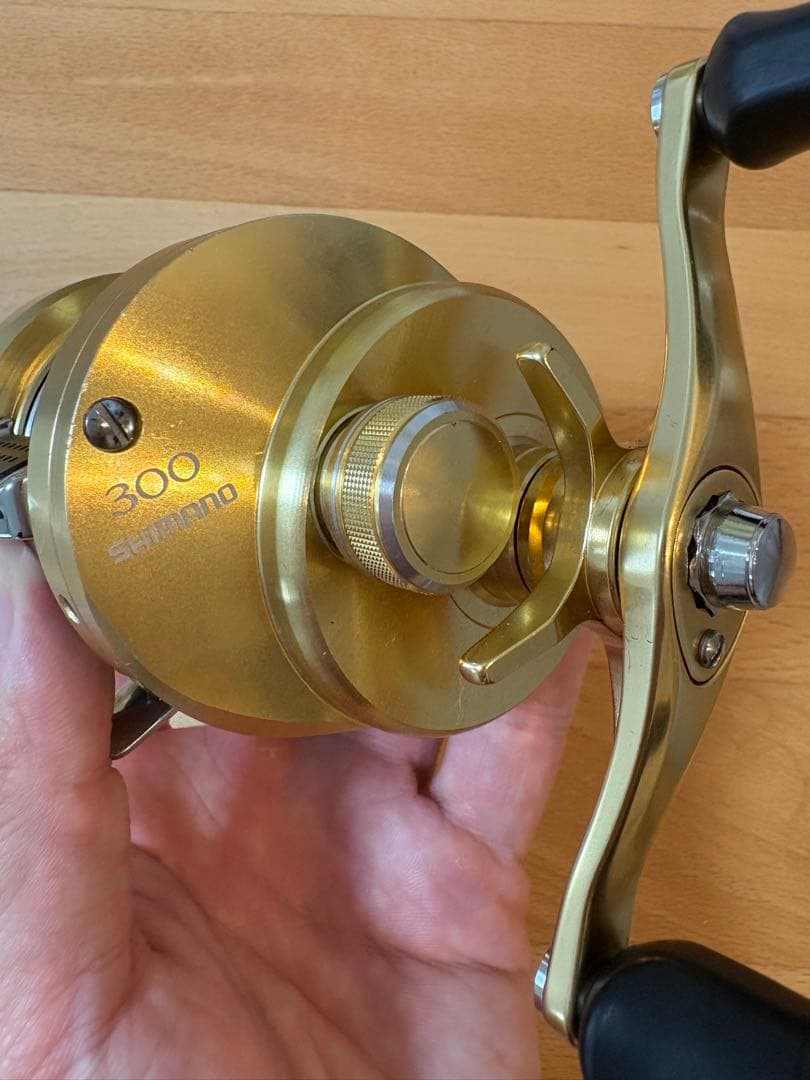 SHIMANO 15カルカッタコンクエスト300