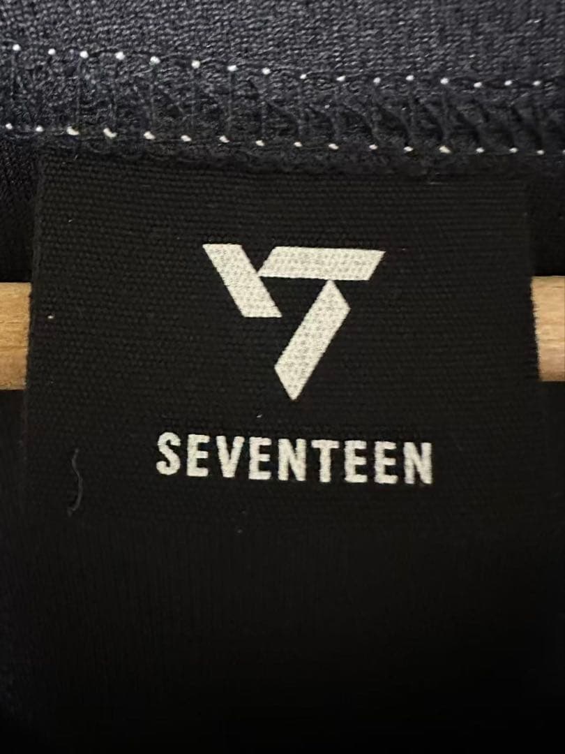 SEVENTEEN RIGHT HERE ディノ ユニフォームTシャツ