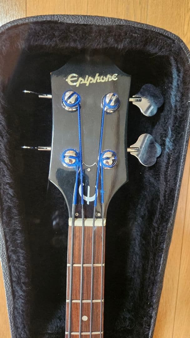 Epiphone Rivoli VC セミアコベース ハードケース付き