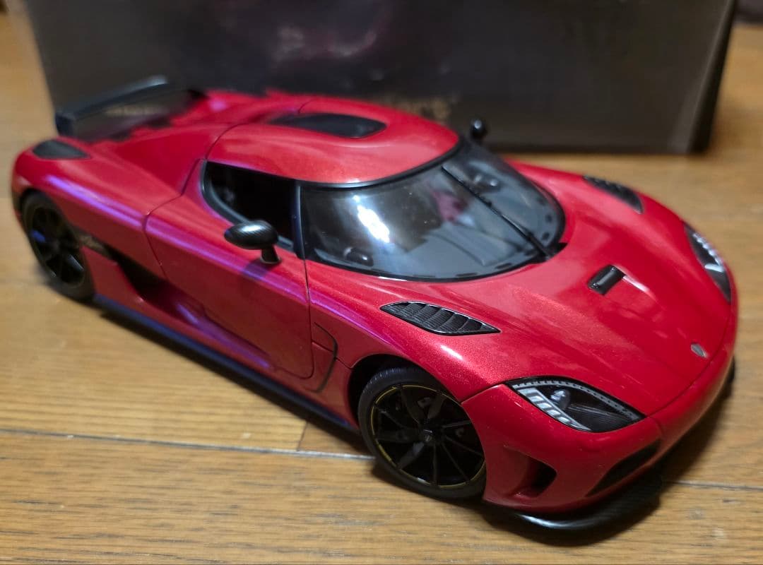 AUTOart ケーニグセグ 　アゲーラ(レッド)　　1/18