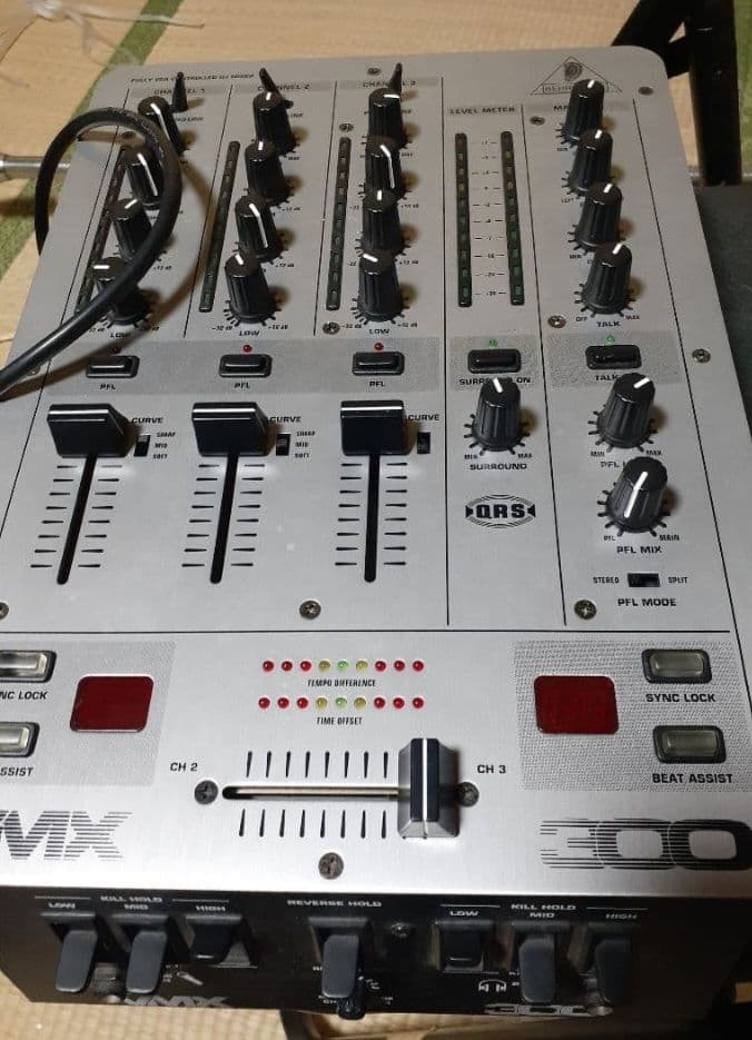 VMX 300 DJミキサーベリンガーミキサー稼働品
