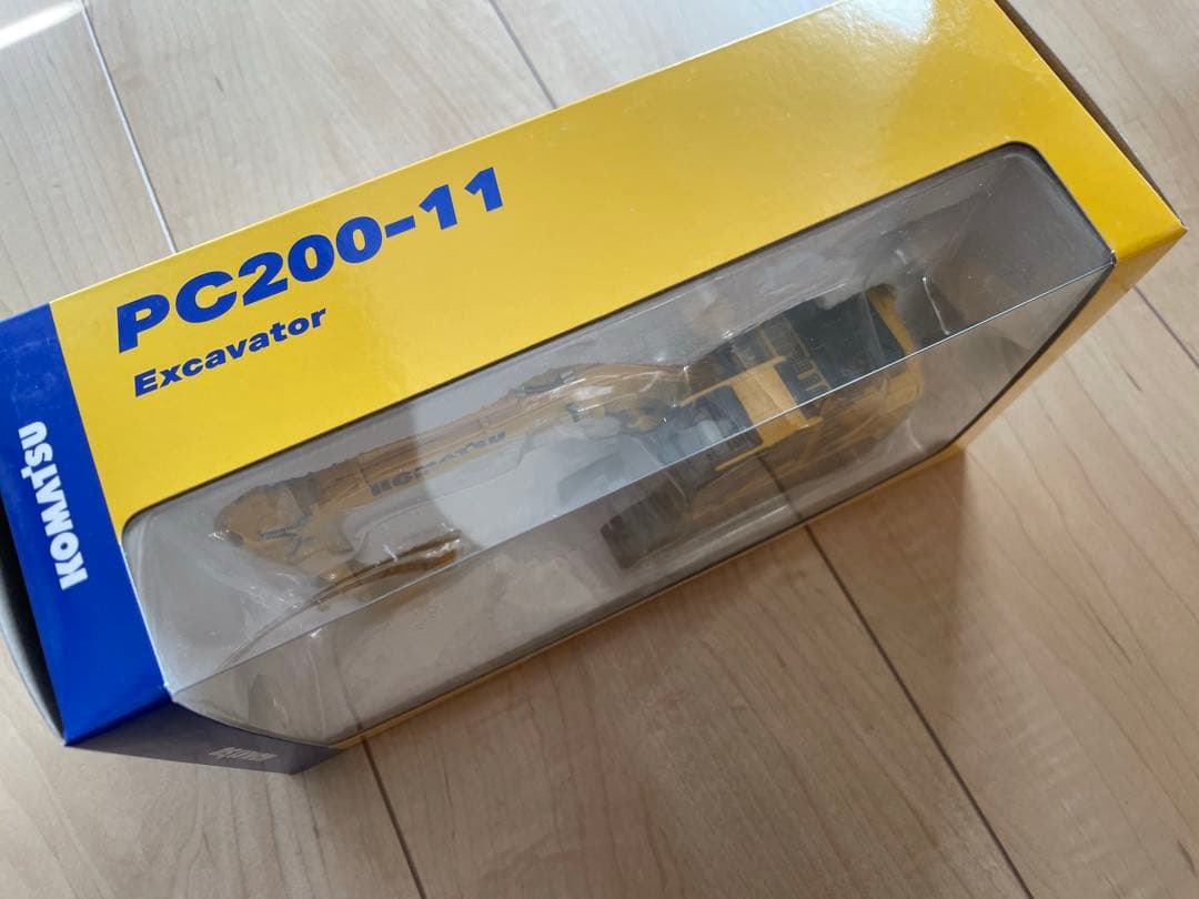 KOMATSU PC200-11 エクスカベーター