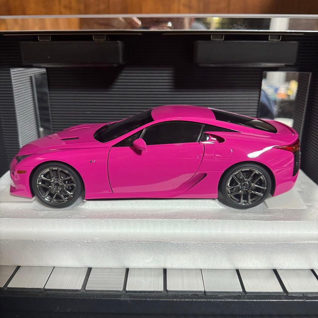 未展示品オートアート 1/18 レクサス LFA PASSIONATE PINK