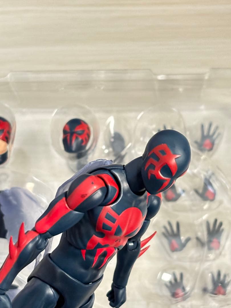 MAFEX スパイダー2099 スパイダーバース フィギュア figure