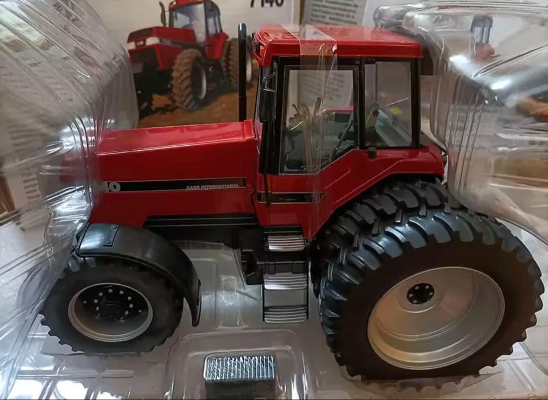 Case IH Magnum 7140 トラクター模型 1/16スケールモデル