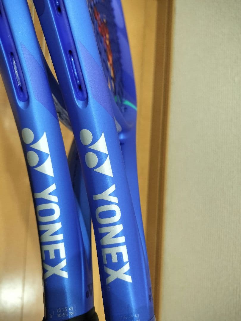 現行モデル　YONEX EZONE 110 テニスラケット