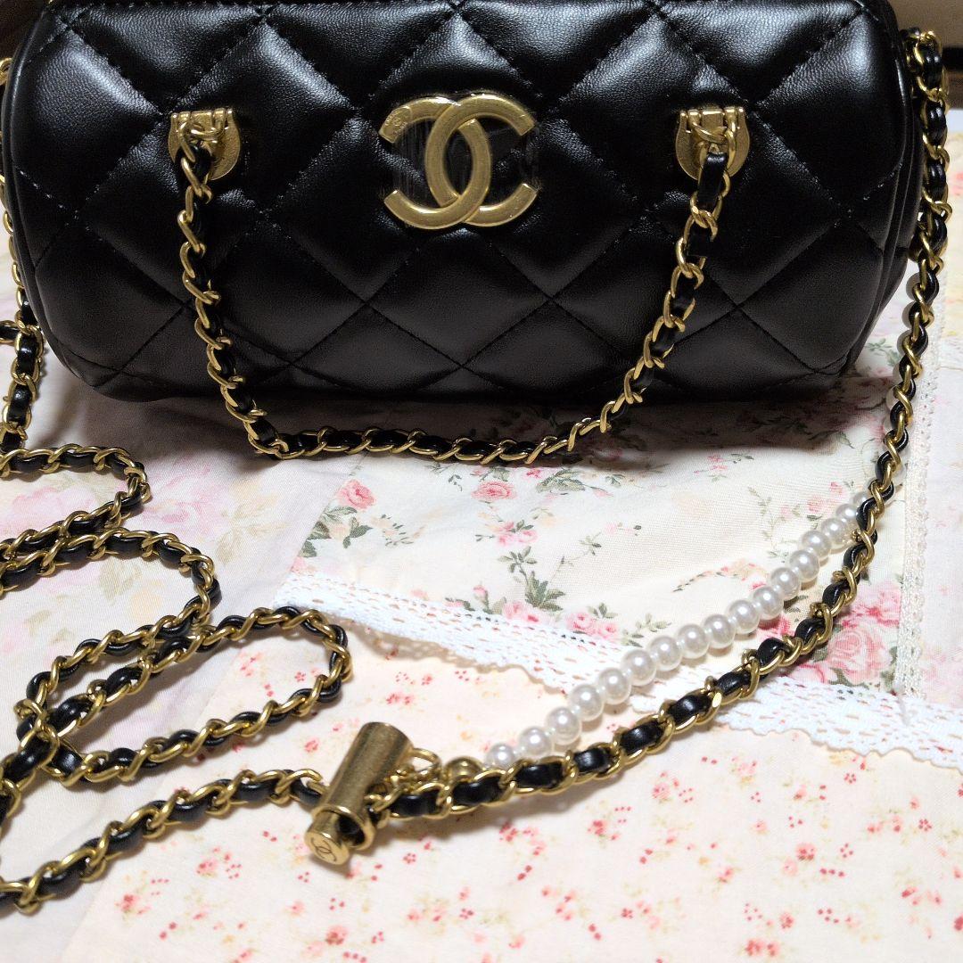 CHANEL 黒 レザー バッグ キルティングノベルティ