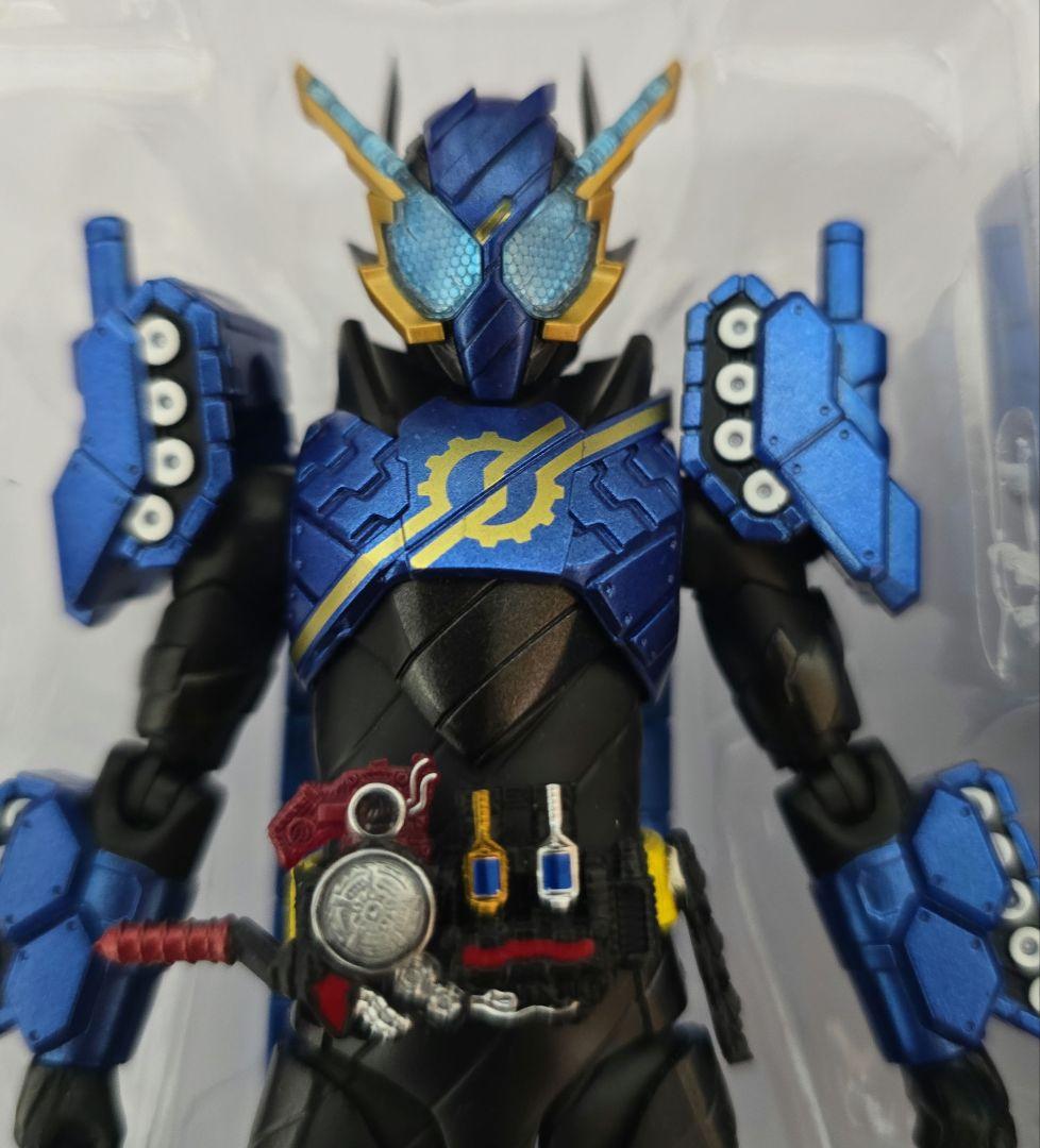 S.H.フィギュアーツ 仮面ライダービルド　タンクタンク ラビットラビット