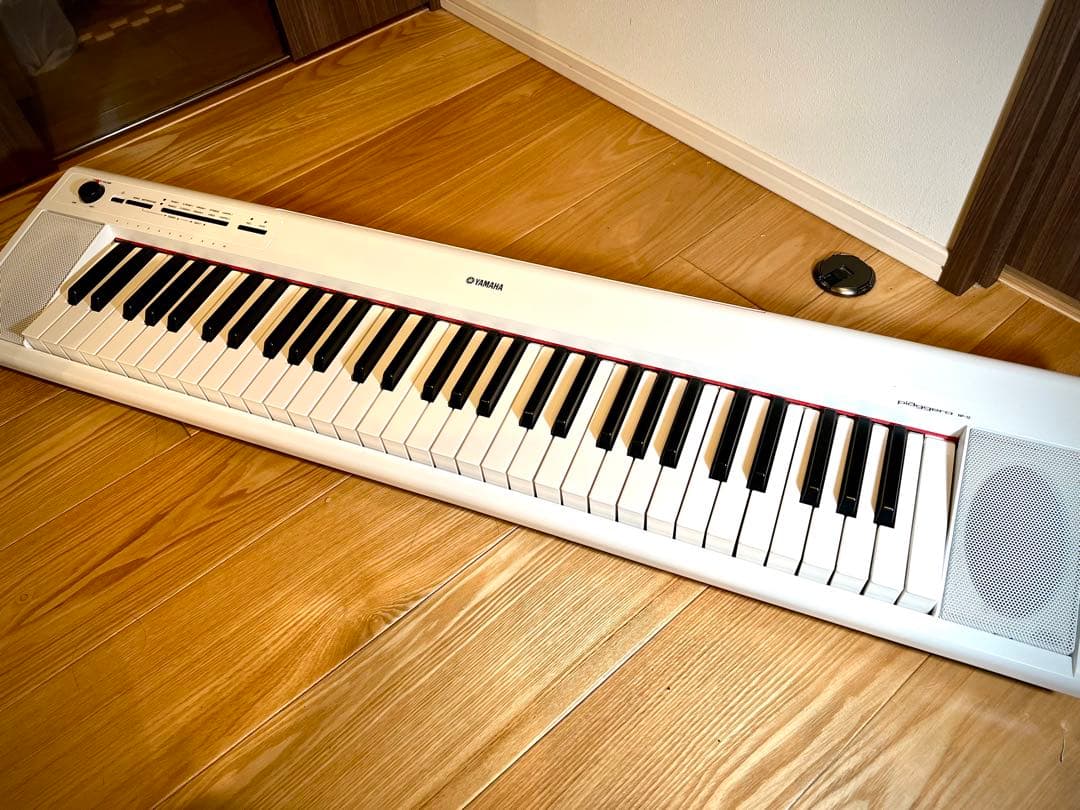 ヤマハ　YAMAHA キーボード piaggero NP-12WH