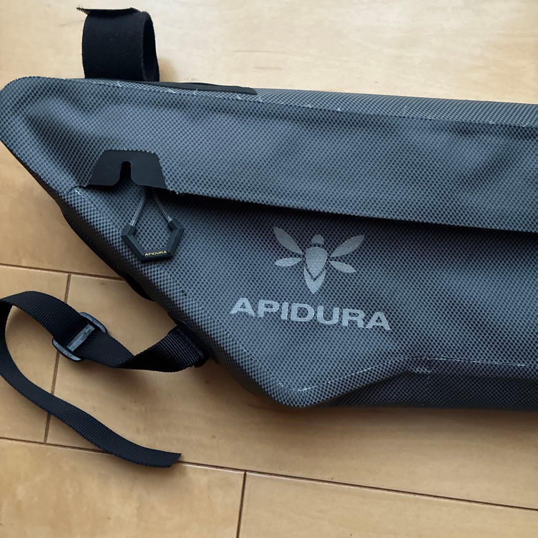 アピデュラ/Apidura フレームバッグ スモール 3l