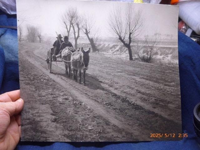 日本の写真史に必ず登場する内村皓一のオリジナルプリントです。「満州の寒い朝」