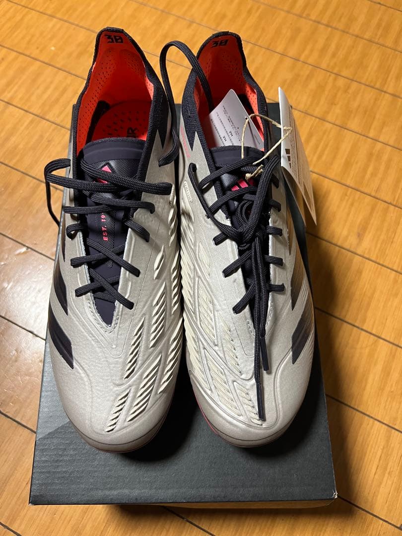 【新品未使用】アディダス プレデター ELITE L HG/AG 26.0cm