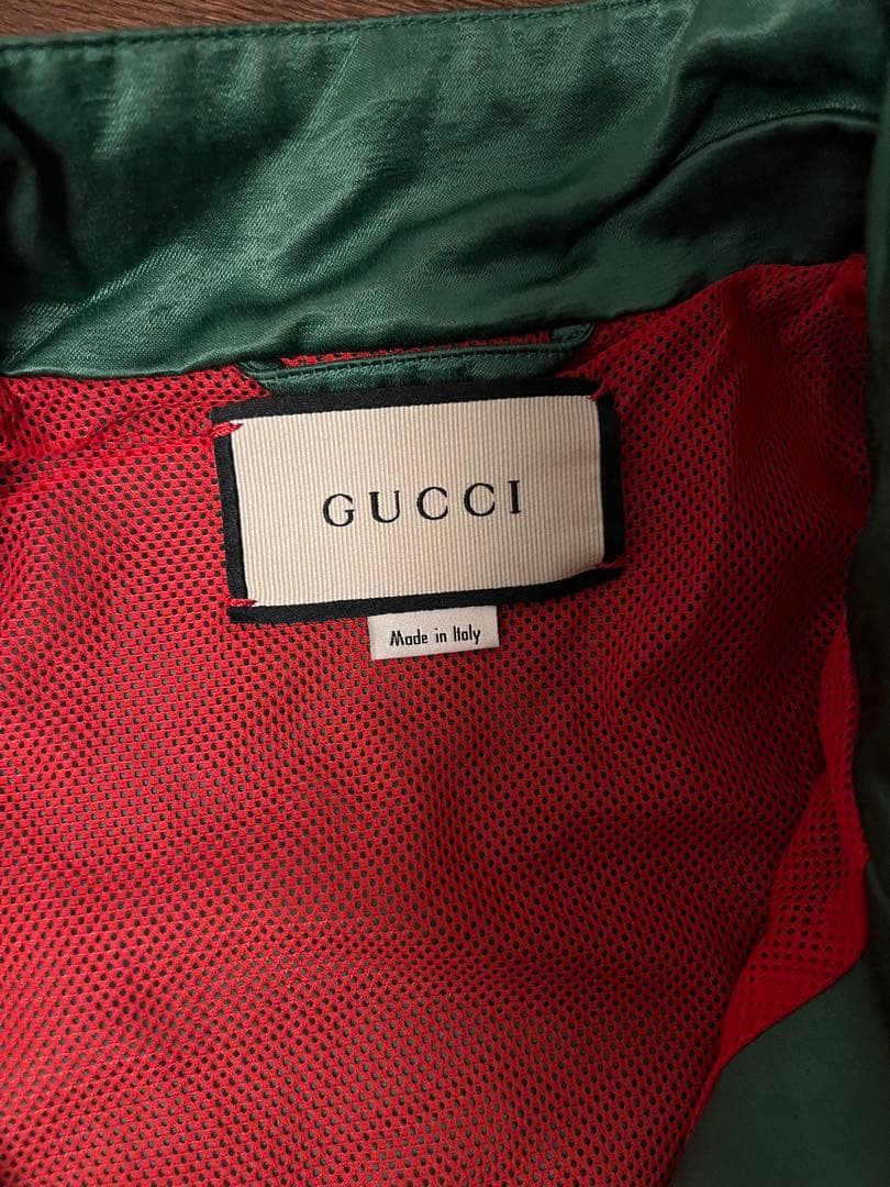 Gucci スタジャン