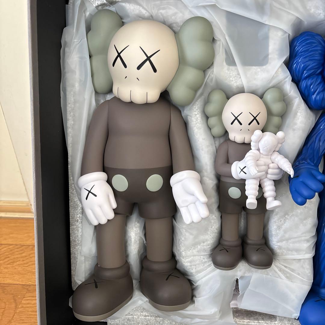 その他 kaws family brown