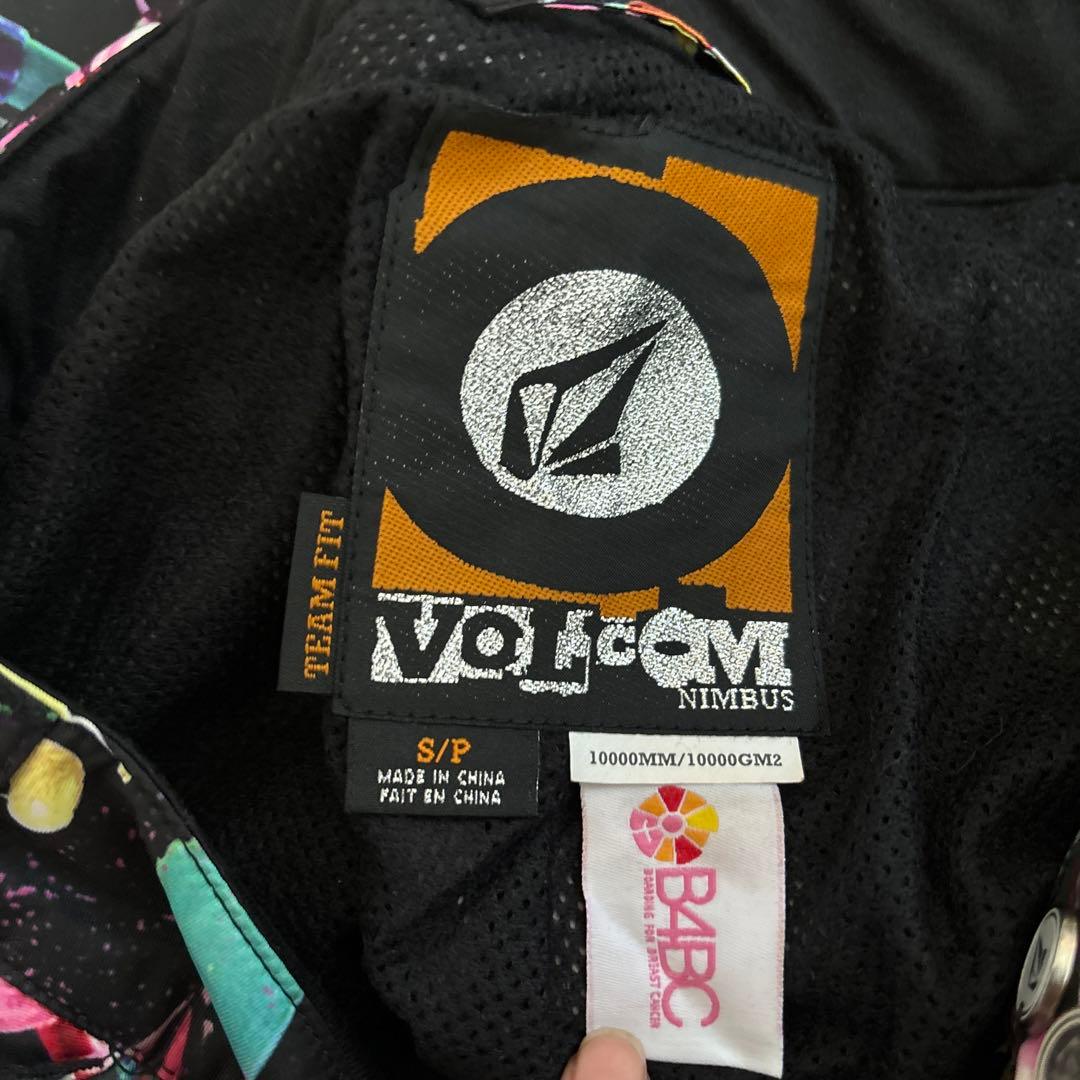 VOLCOM スノーボードウェア 女性用 多色