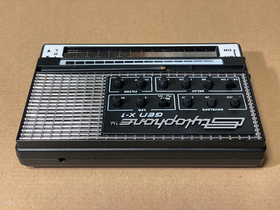 Stylophone Gen X-1、アナログシンセ、ユーロラック、絶版品