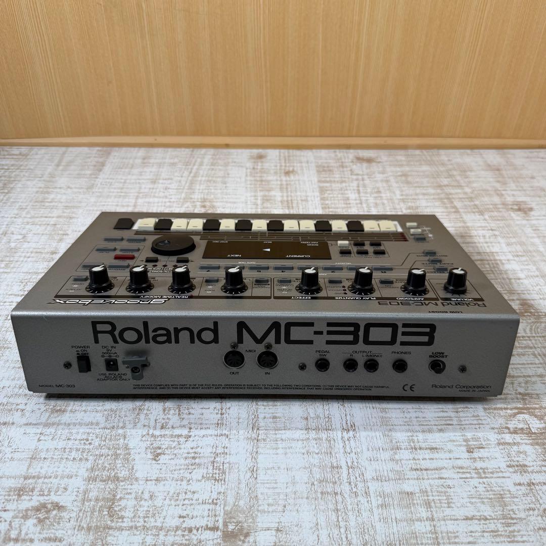 Roland MC-303 Groovebox グルーヴボックス　ローランド