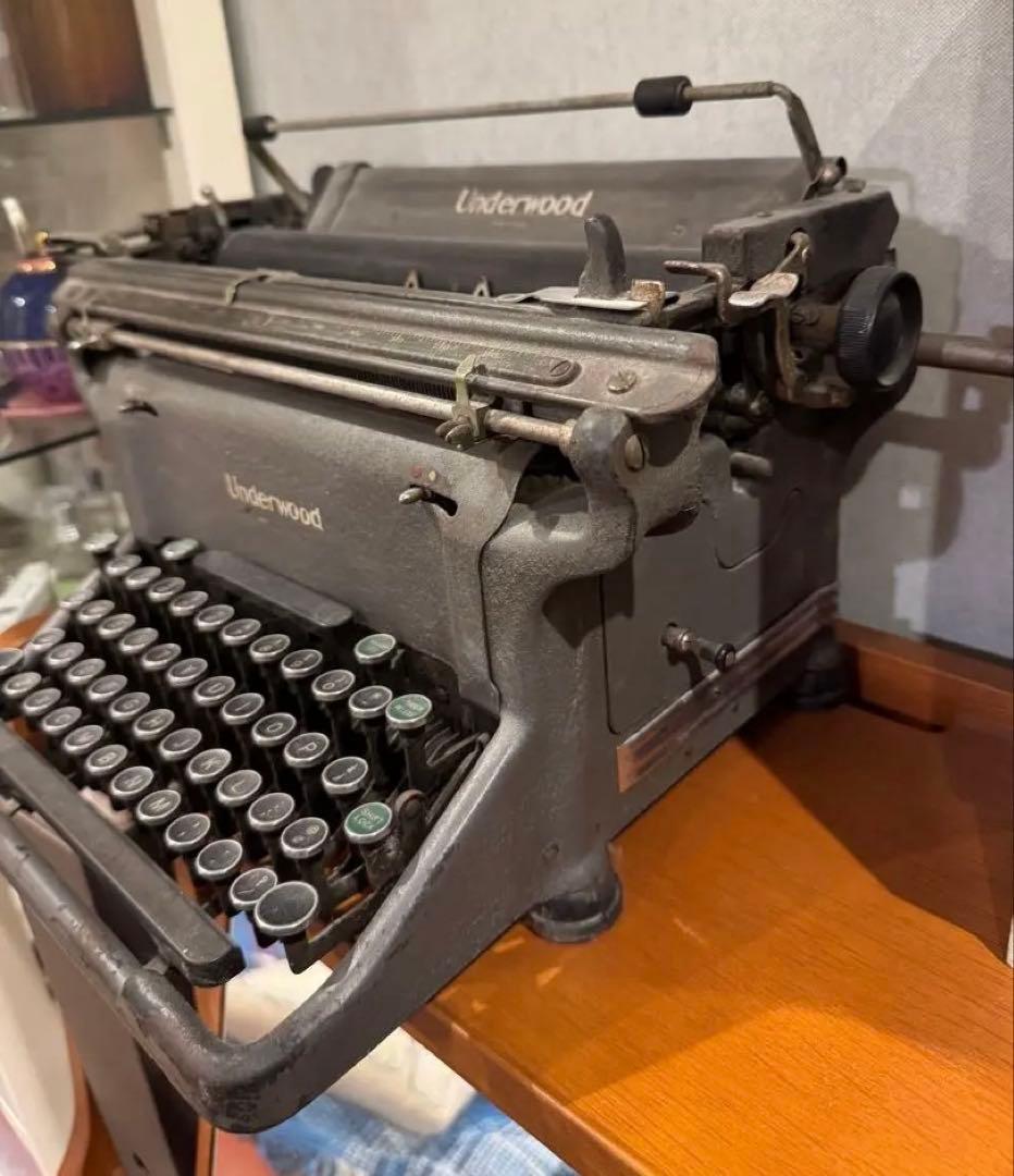 ジャンク品 Underwood 手動タイプライター グレー