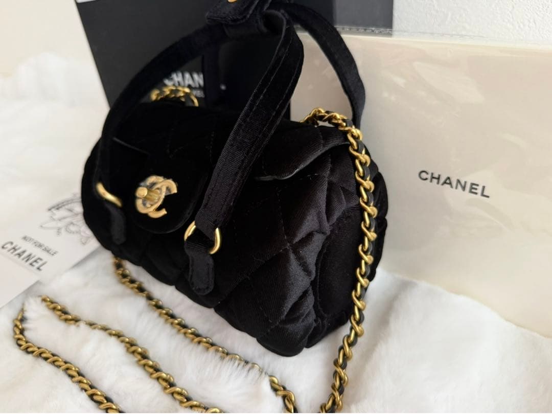 CHANEL VIP ショルダーバッグ　ベロア ゴールドチェーン　ノベルティ