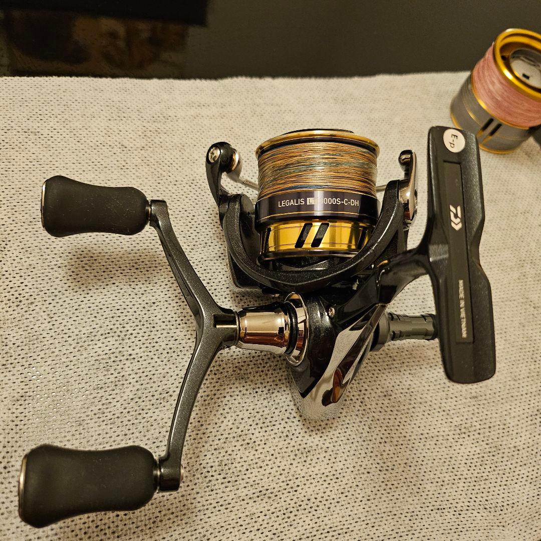 Daiwa Legalis 3000、スペア用フリームススプール付き