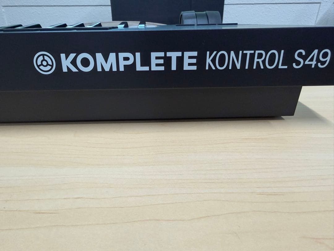 Komplete Kontrol S49 MK2 本体のみ