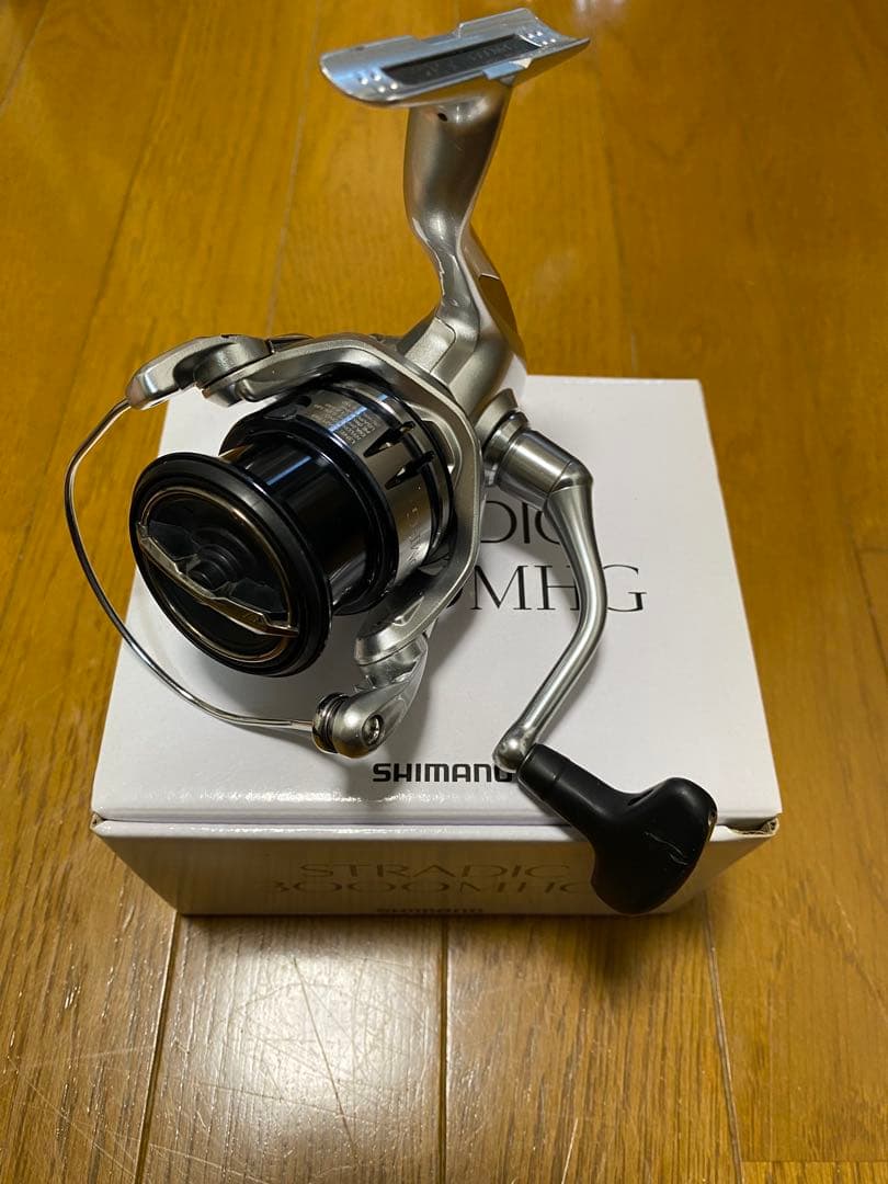 SHIMANO STRADIC 3000MHG スピニングリール