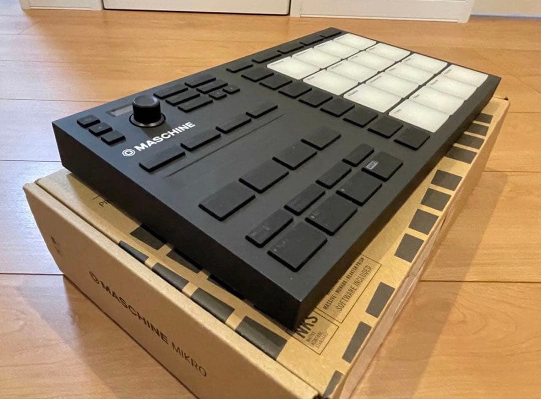 ②NI MASCHINE Mikro Mk3 ライセンス有