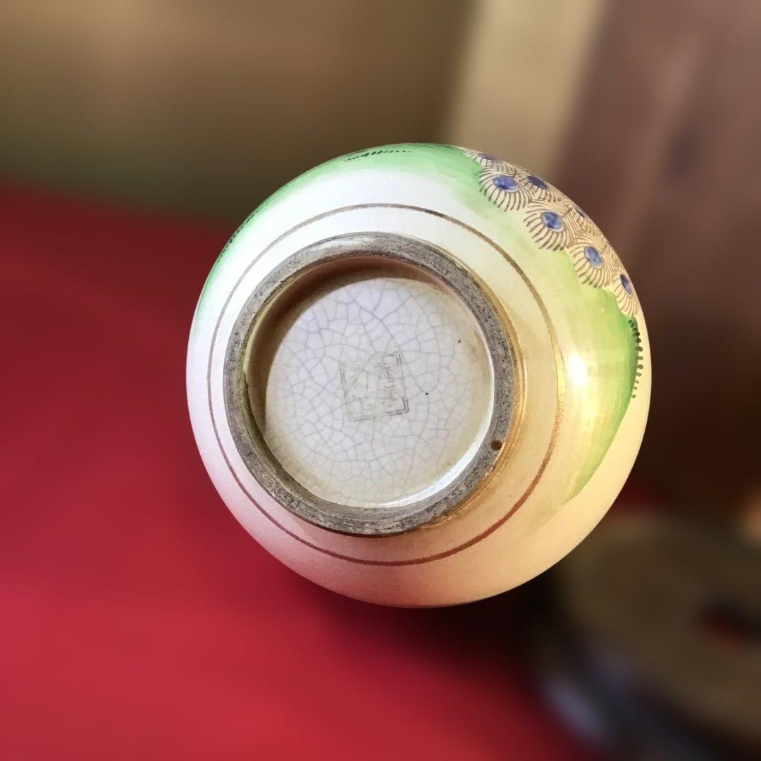 時代物　白薩摩焼　孔雀鶴首瓶