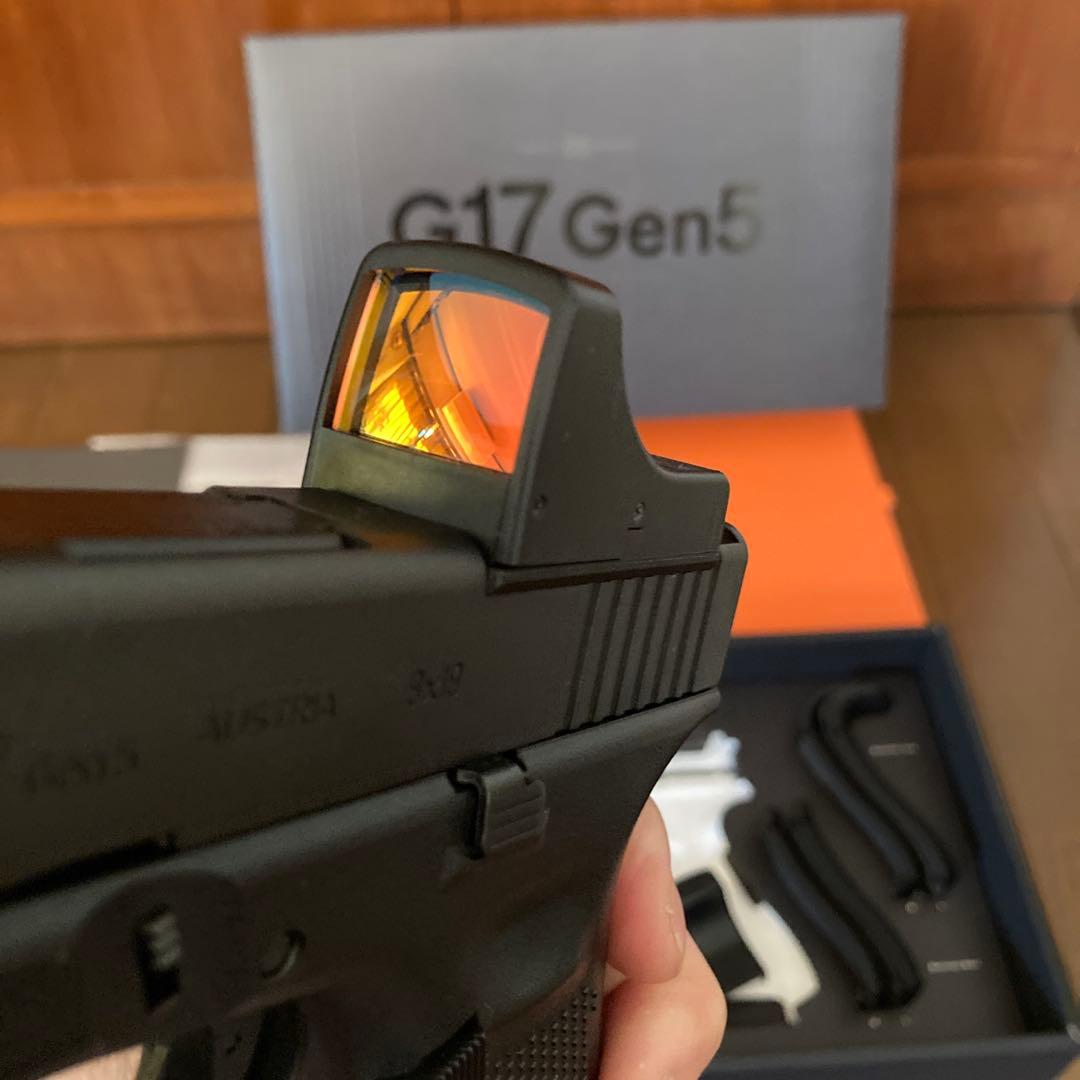東京マルイ G17 Gen5 マイクロプロサイト、マガジン2本セット