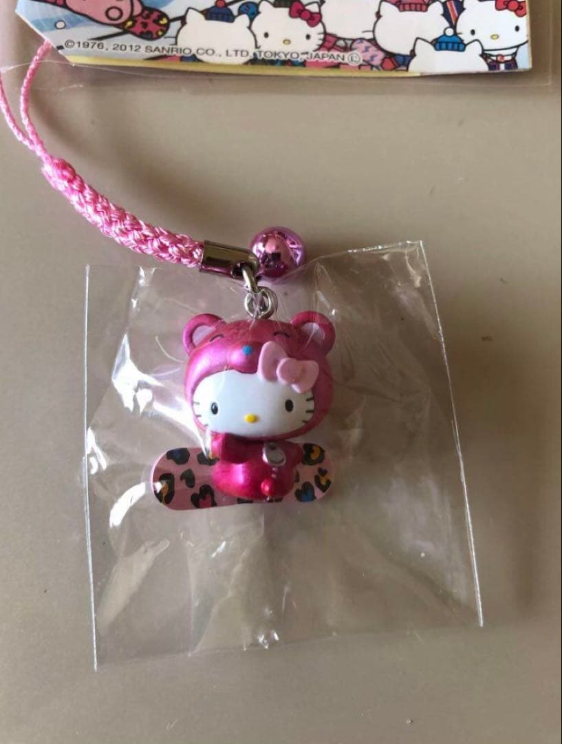 ご当地キティちゃん　根付けストラップ　レア　レトロ　スノボーベア　北海道