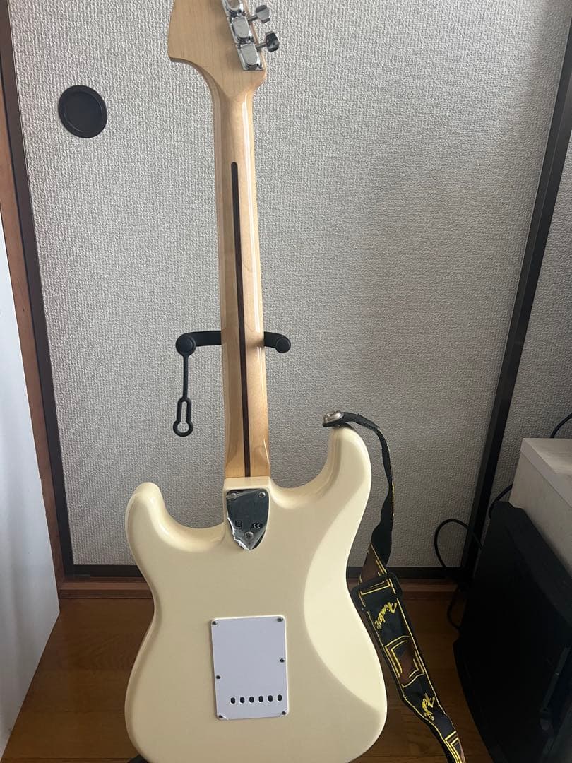 Fender Stratocaster クリーム