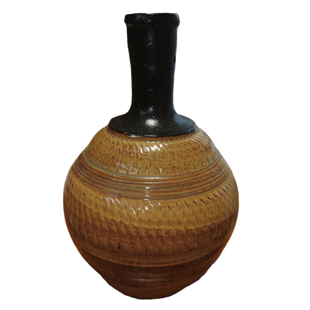 大堀相馬焼　飴釉薬徳利　跳び鉋仕上げ