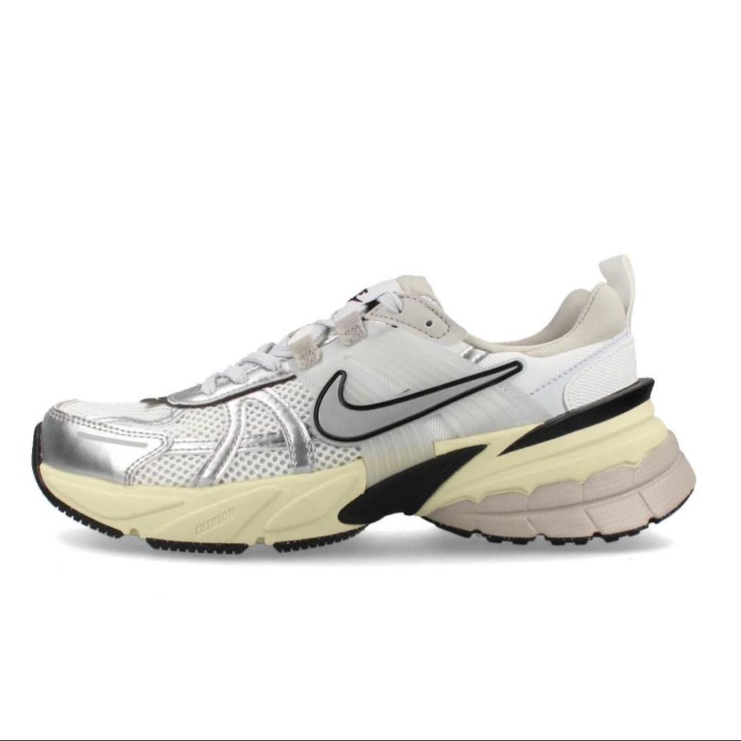 【入手困難】23.5 NIKE W V2K RUN \"WHITE SILVER