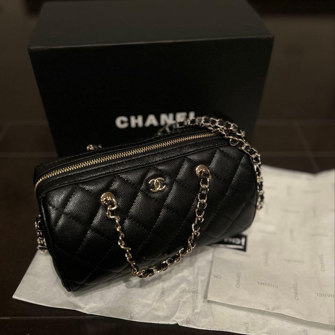 CHANEL ブラック キルティング ミニショルダーバッグ